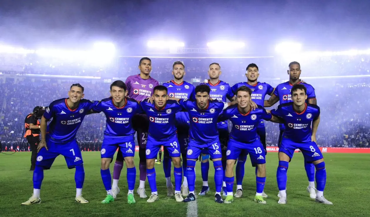 VIDEO: CRUZ AZUL sorprende con mosaico con el '33'